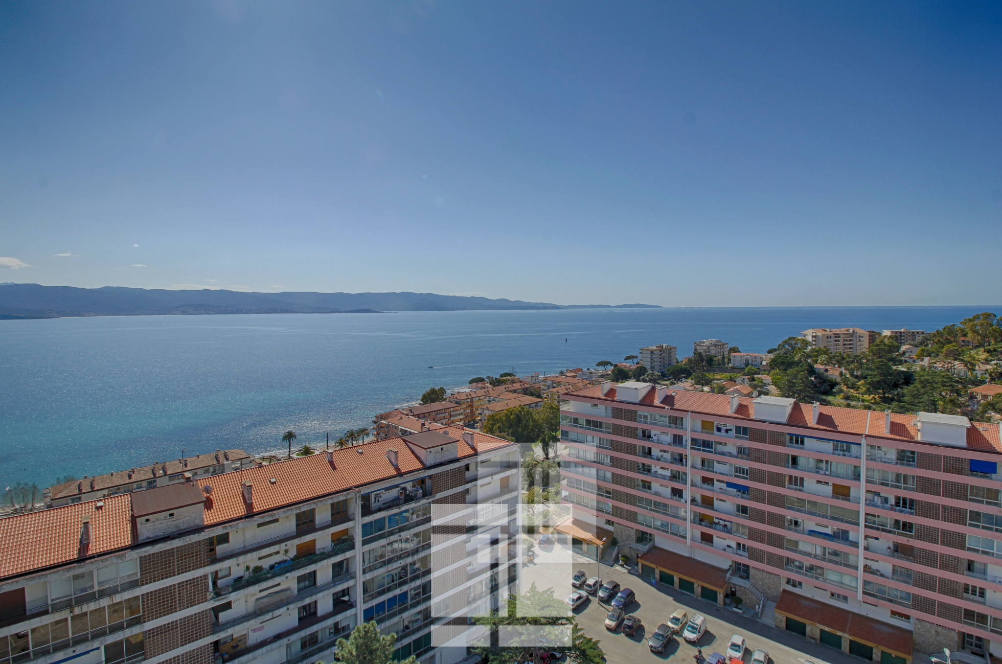 BIEN EXCEPTIONNEL - PARC BERTHAULT